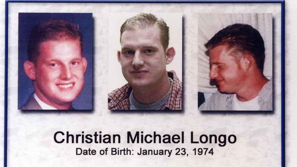 Romansował w Meksyku, podając się za znanego dziennikarza. W tym czasie ...