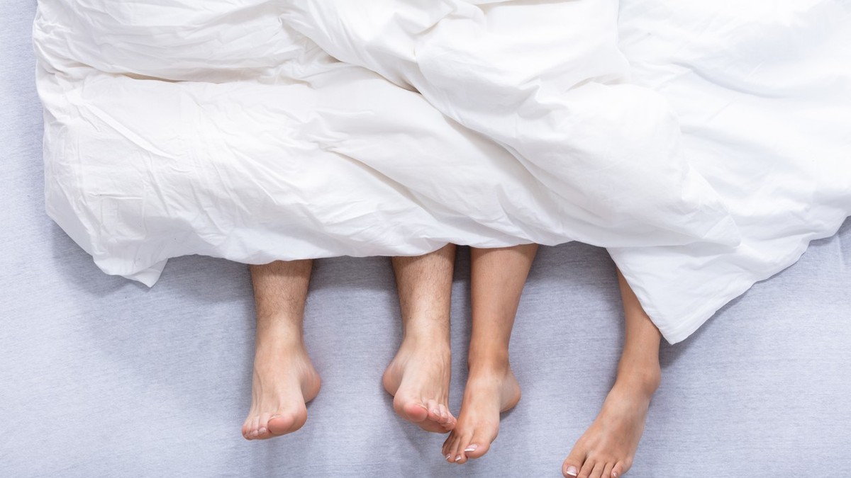 Doktorka otkriva zašto se tresu noge posle vrućeg intimnog odnosa i da li treba da se uplašimo ...