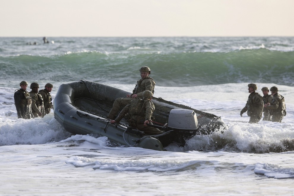 Jéghideg tenger- kökemény gyalogosok - fotógaléria a gyakorlatról - Blikk
