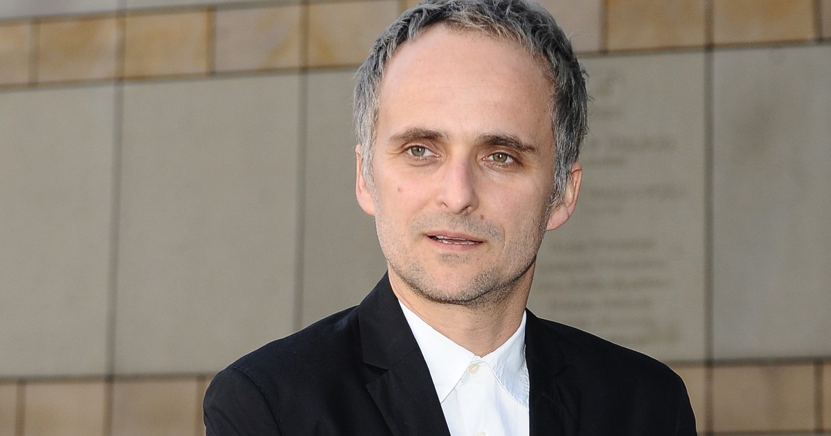 Artur Rojek wjechał w stadion. Policja przebadała go alkomatem - Plejada.pl