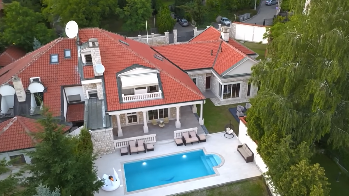 Poznati par živi u vili od 3 miliona evra na Dedinju: "Svi iz Čačka ...