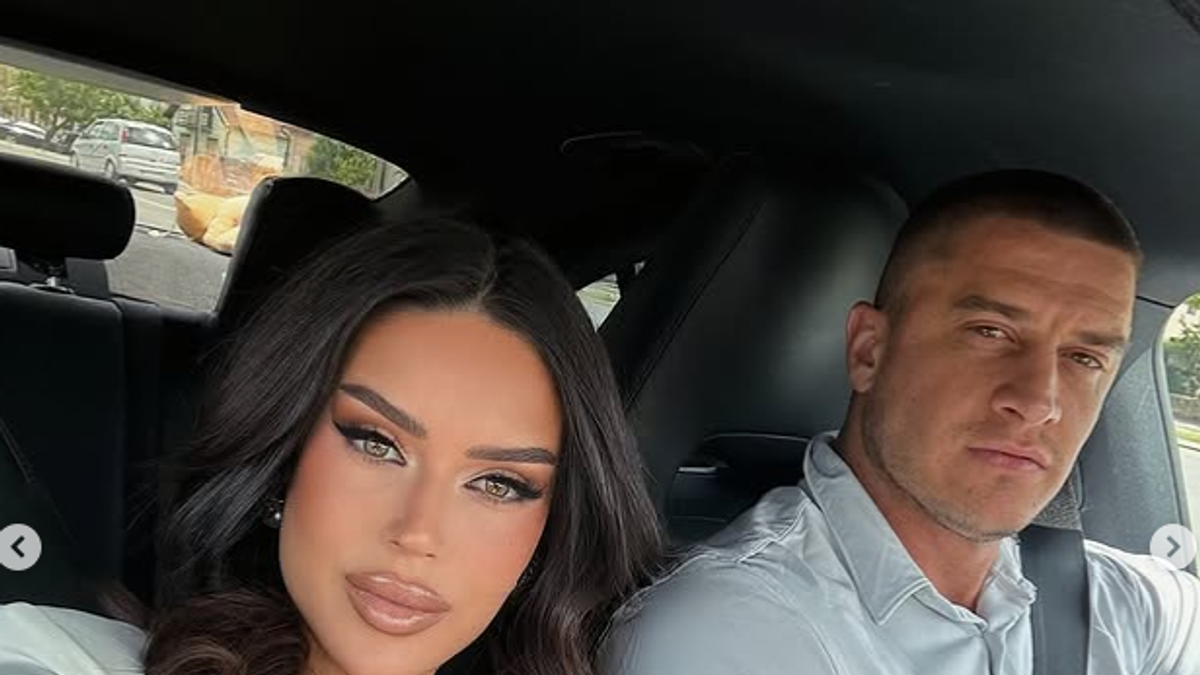 Oženio se David Dragojević: Trudna mlada blista sa stomakom do zuba u preuskoj haljini sa ...