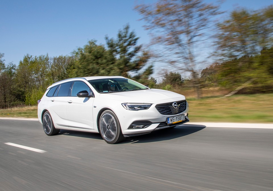 Opel Insignia ST 2.0 CDTI AWD Exclusive – transporter klasy biznes | TEST