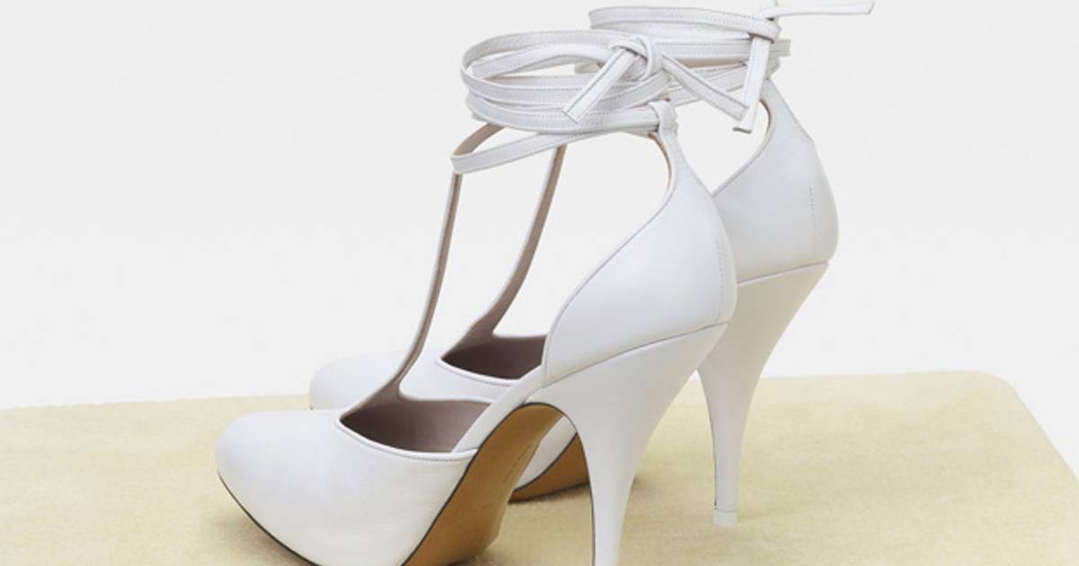 Bele Céline cipele su nova opsesija trendseterki na Instagramu Noizz