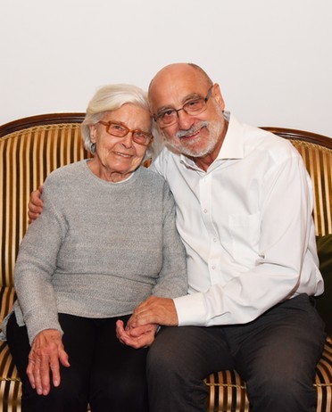 Gryllus Dániel 74 éves lett, 100 évesédesanyjával ünnepel - Blikk