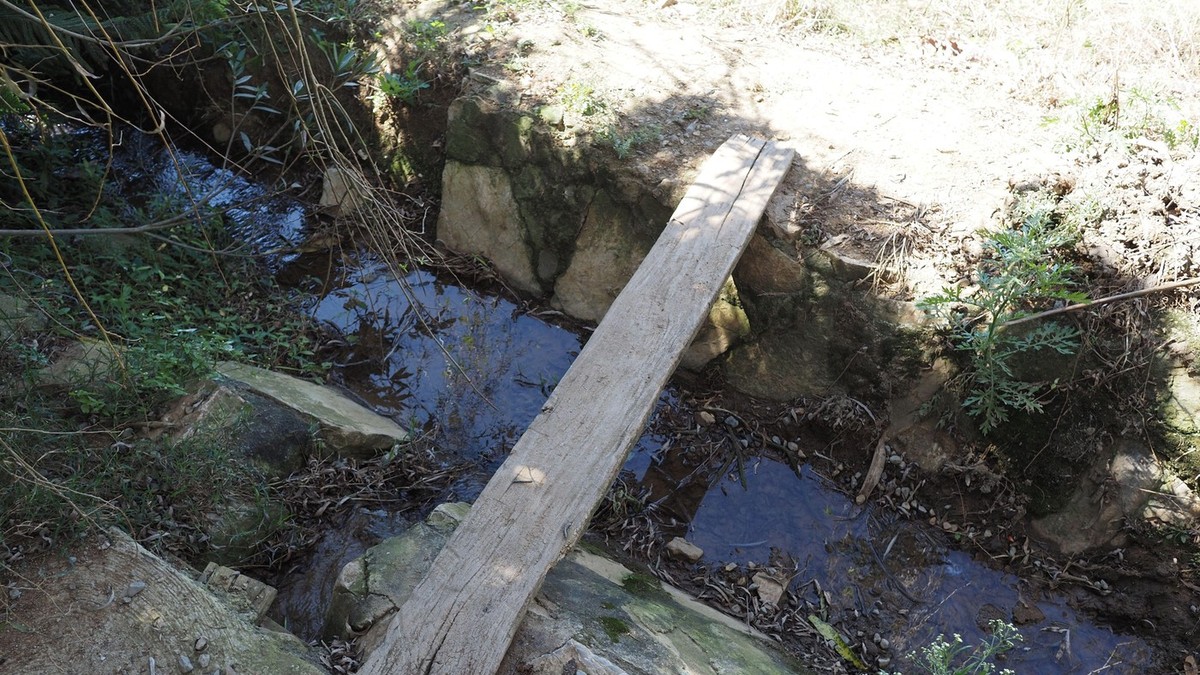 Dečak (14) upao u ledeni potok do pojasa, zbog blata je stradao na ...