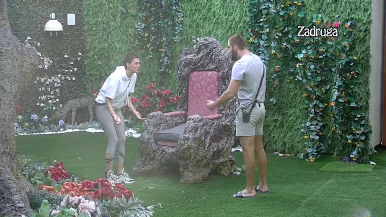 Mina Mensur Zadruga Luna Ana Blic