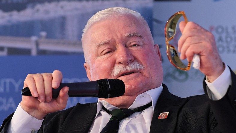 Lech Wałęsa na Twitterze: ścigają za napis konstytucja - Wiadomości