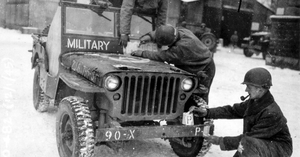 The top-secret 'Ghost Army' unit, which used inflatable tanks and ...