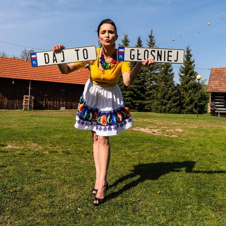 "Mama ostrzegała" ma 100 milionów na Youtube. Kim jest Emilia Sanecka z ...