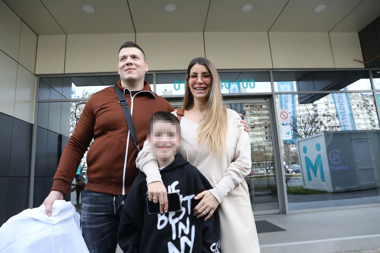 Slobina žena otkrila kako pevača zovu njeni sinovi: Jelena objavom ... Slobina žena otkrila kako pevača zovu njeni sinovi: Jelena objavom ...