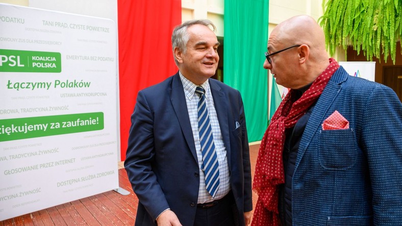 Jak mieszka Michał Kamiński? "Kaczyńscy na ścianie" - Dziennik.pl