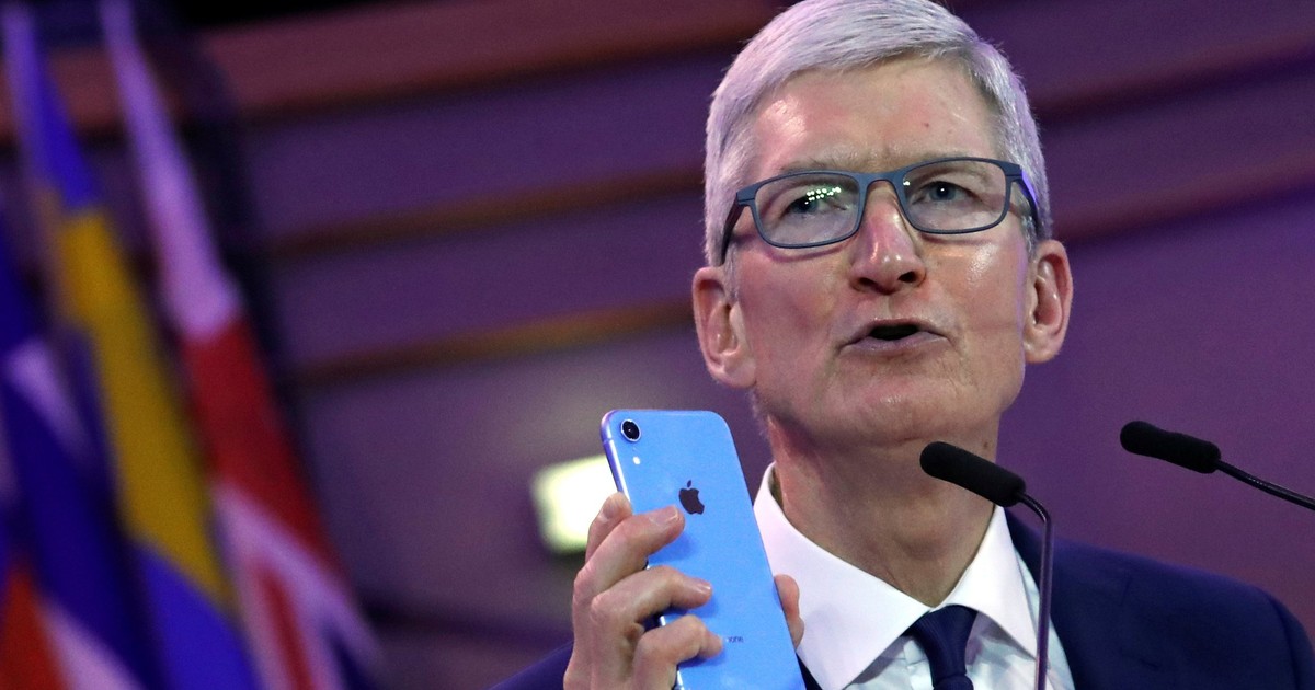 1 in 3 US iPhone users say they’re not upgrading because of price or features (AAPL) | Business ...