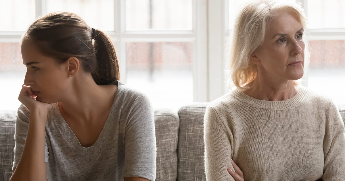 5 signs it could be time to lower your contact with a parent | Business ...