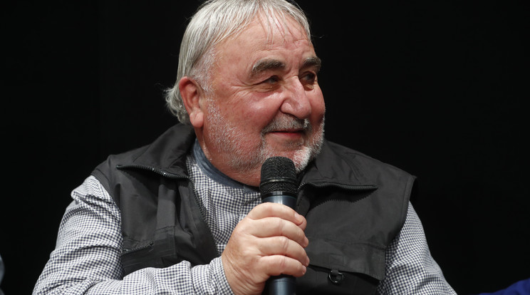 Így él Mikó István a nála 15 évvel fiatalabb párjával - Blikk