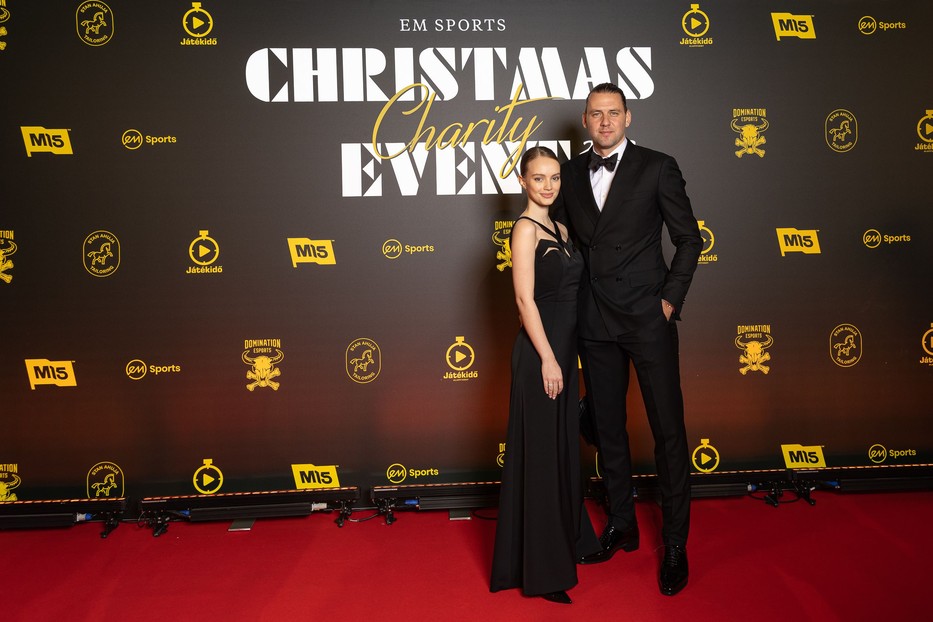 Ennél cukibb ma már nem lesz: itt az első fotó Szalai Ádám kislányáról ...