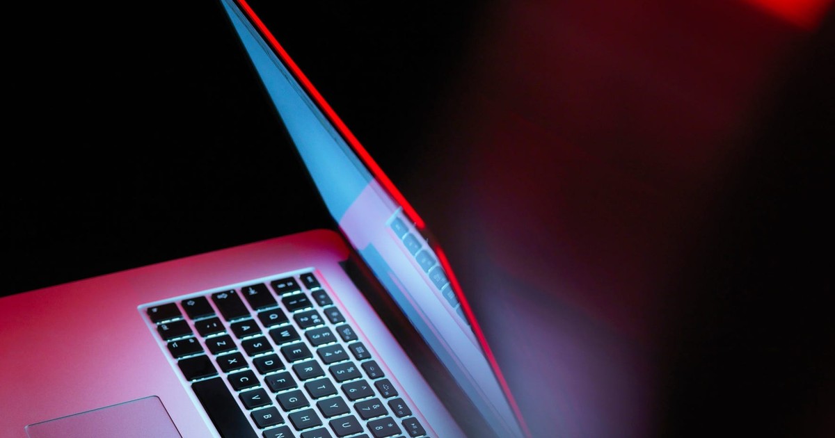 What is a computer virus? Here's how to spot signs of viruses and avoid ...