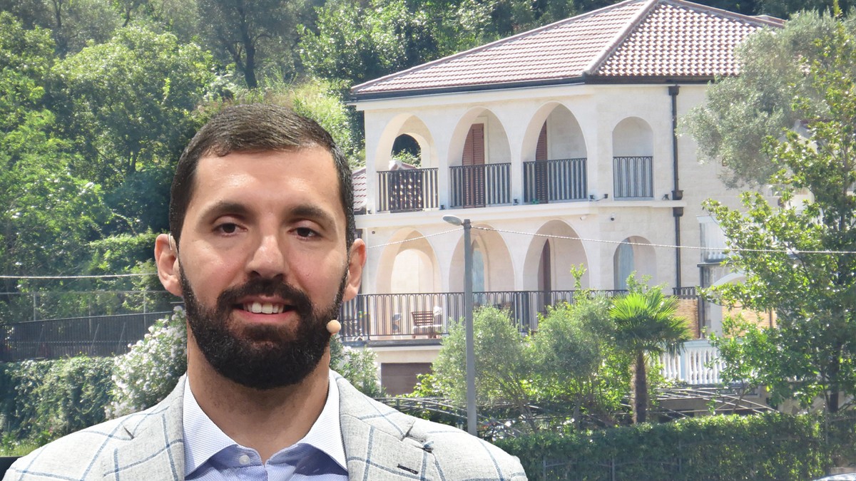 Ovo je raskošna vila Nikole Mirotića u Crnoj Gori: Sa ogromnih balkona pogled puca na more - Blic