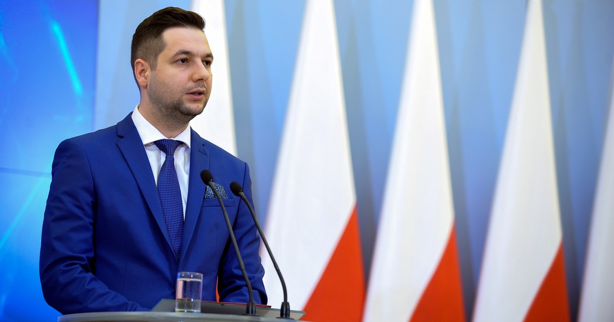 W komisji weryfikacyjnej - czterech przedstawicieli PiS, po jednym z ... W komisji weryfikacyjnej - czterech przedstawicieli PiS, po jednym z ...
