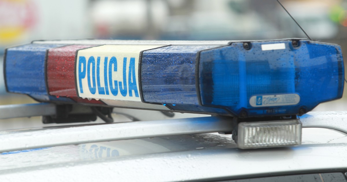 Groza w szkole w Chałupach. 12-letni uczeń zaatakował siekierą