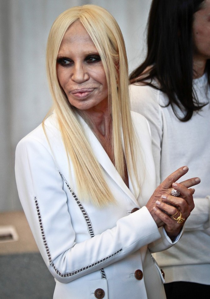 Jak zmieniała się Donatella Versace? - Kobieta