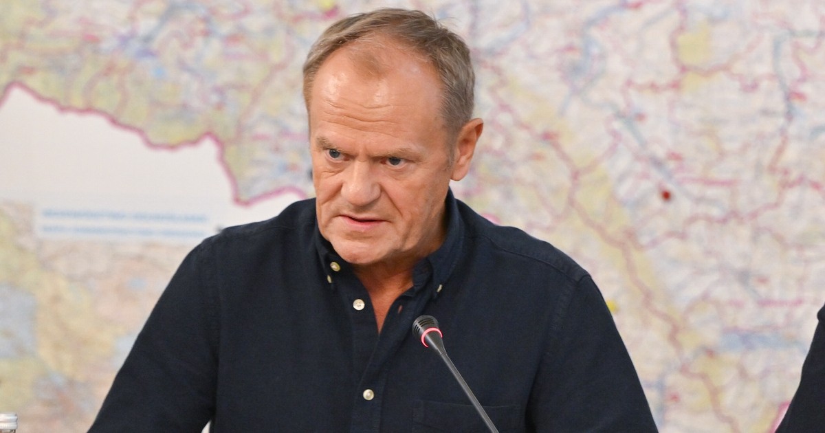 Donald Tusk ostro o działaniu służb podczas powodzi. Policja odpowiada - Wiadomości