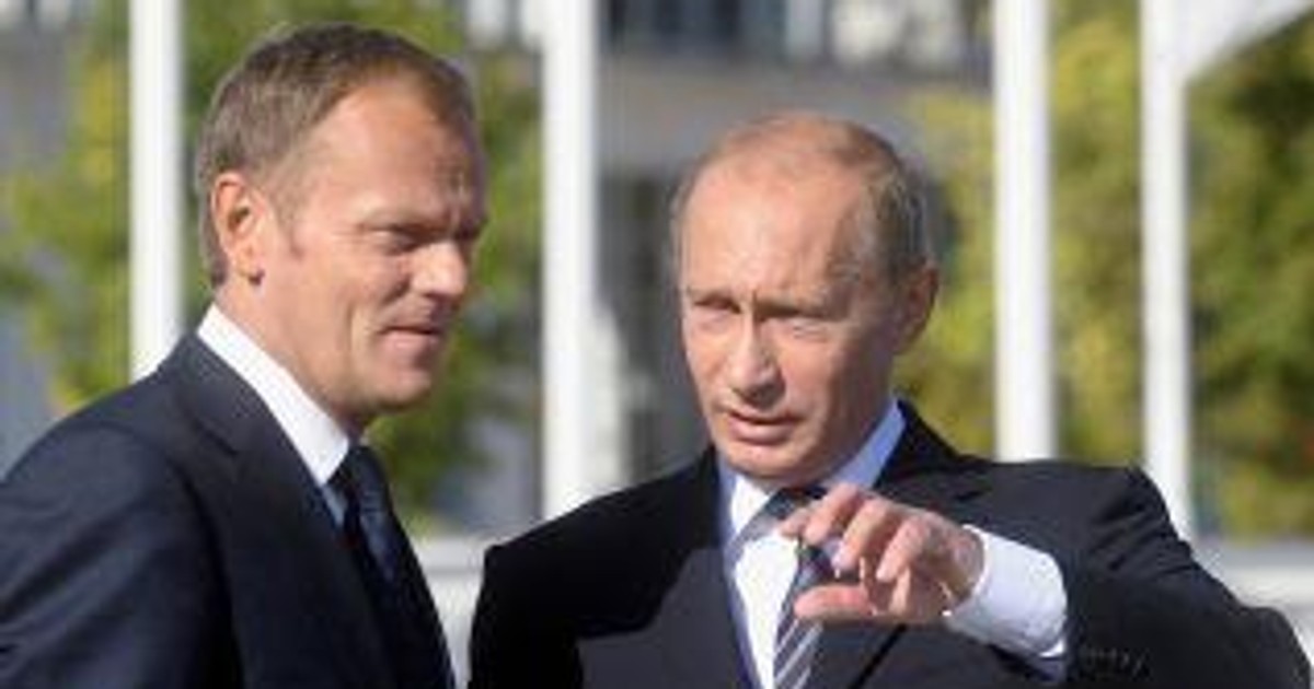 Tusk i Putin w Katyniu. Wriemia Nowostiej: to historyczny zwrot | Newsweek