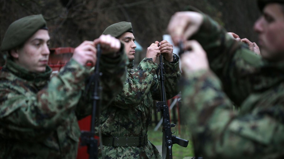 MUŠKARCI STARIJI OD 30 GODINA SLUŽE VOJNI ROK? Ministar odbrane ...