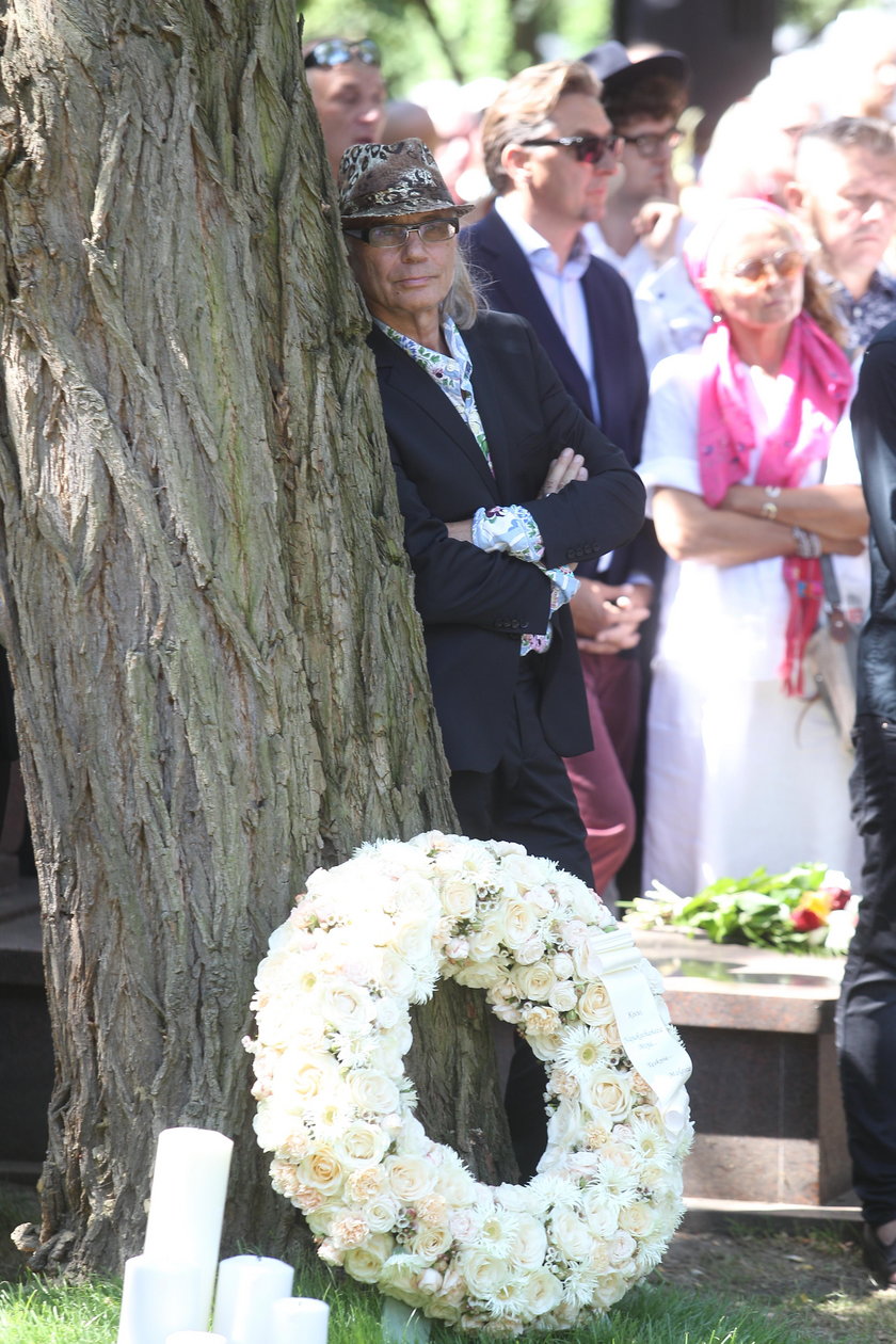 Pogrzeb Kory na Powązkach. Relacja WIDEO