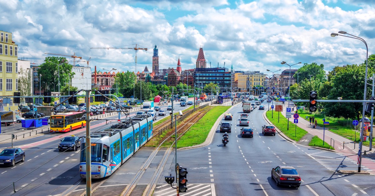 Rolnicy wznowili blokady w kilku miejscach wokół Wrocławia. Policja ...