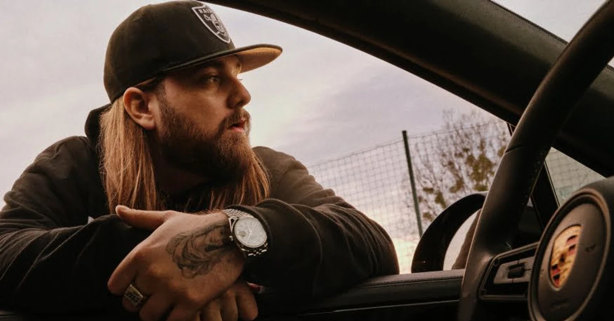 Polski raper pokazał spersonalizowanego SUV-a Porsche. To trzeba ...