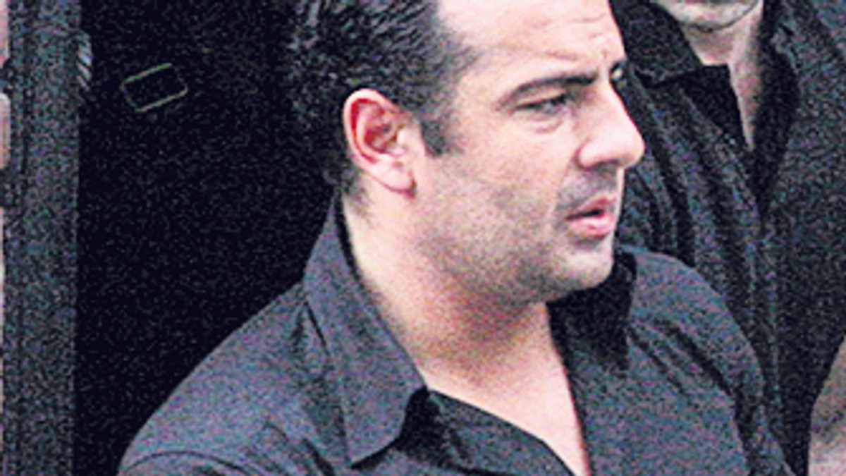 "DOBAR DAN, JA SAM FILIP KORAĆ I ZA MNOM JE RASPISANA POTERNICA..." Evo ...