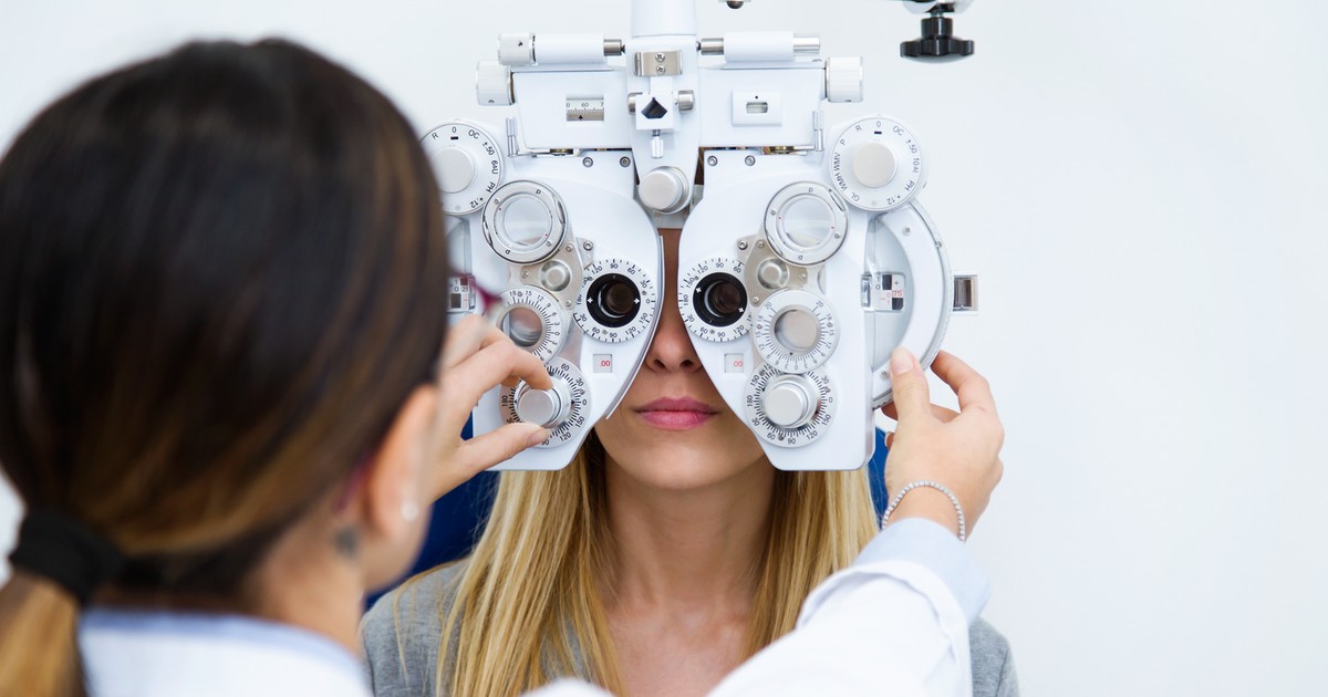 Katarakta: co to? Rodzaje, objawy, leczenie, operacja - Kobieta