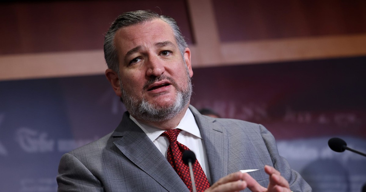 Ted Cruz Tries To Turn His 2021 Cancun Disaster Into An Awkward