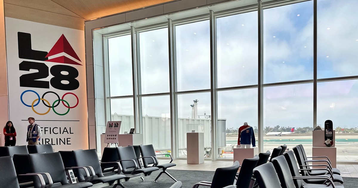 Delta Air Lines just unveiled 9 new gates at LAX as part of $2.3 ...