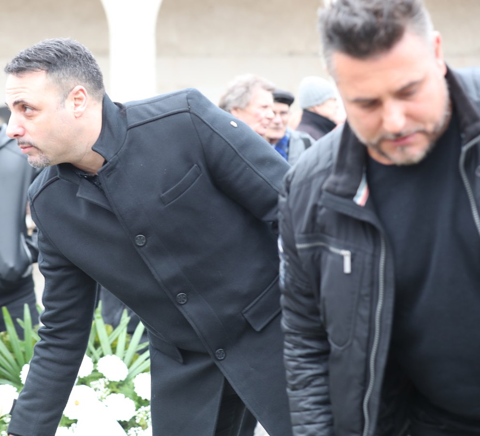 Drámai képek Wichmann Tamás temetéséről - Blikk