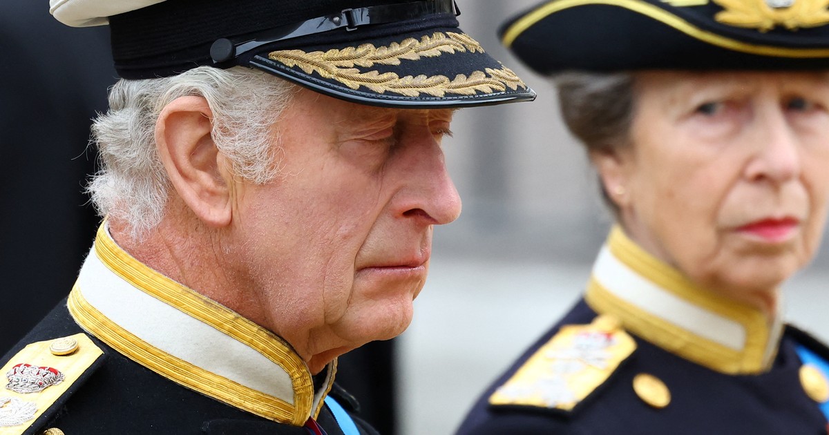 Król Karol III na pogrzebie Elżbiety II. Nie mógł powstrzymać łez [FOTO ...