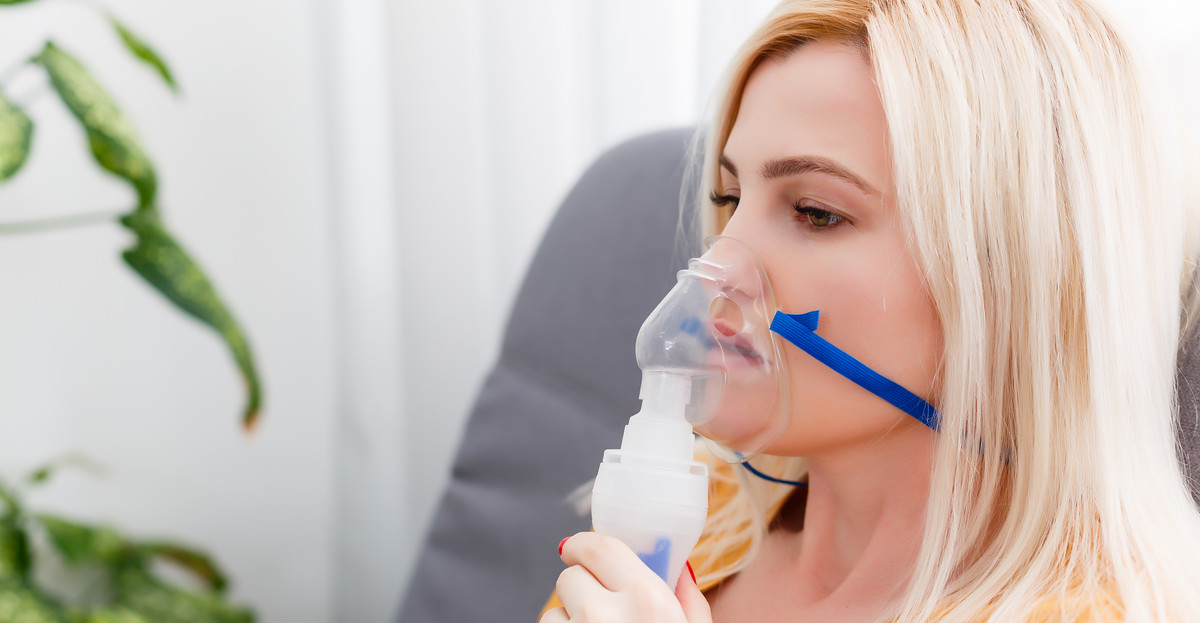 Sól fizjologiczna do inhalacji - jak stosować? Skuteczność i skutki uboczne