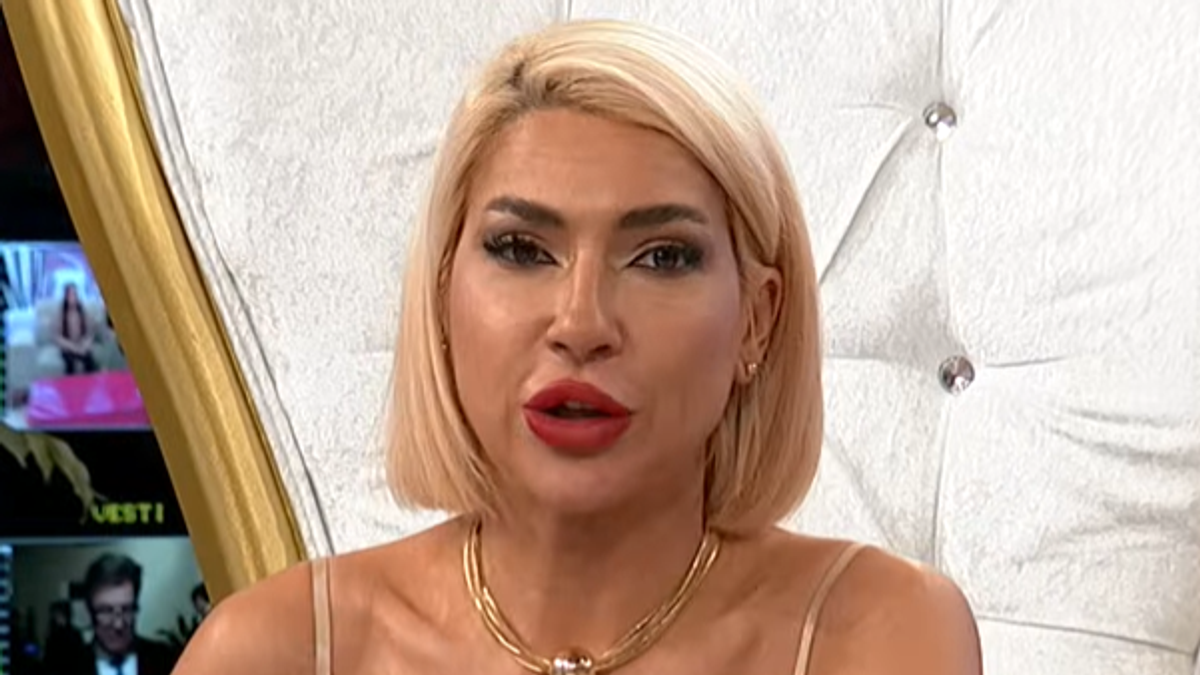 Jovana Jeremić uživo u programu pokazala gaće: Cela Srbija saznala šta voditeljka voli da nosi ...