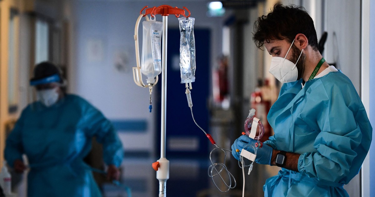 Koronawirus. Włoski immunolog: pandemia COVID-19 dobiega końca