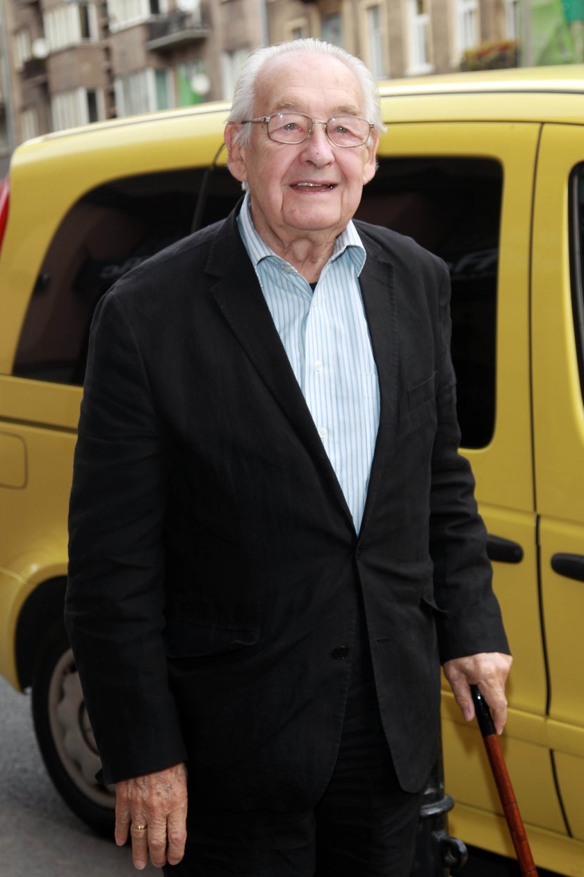 Andrzej Wajda kończy 89! Tak wyglądał w młodości...