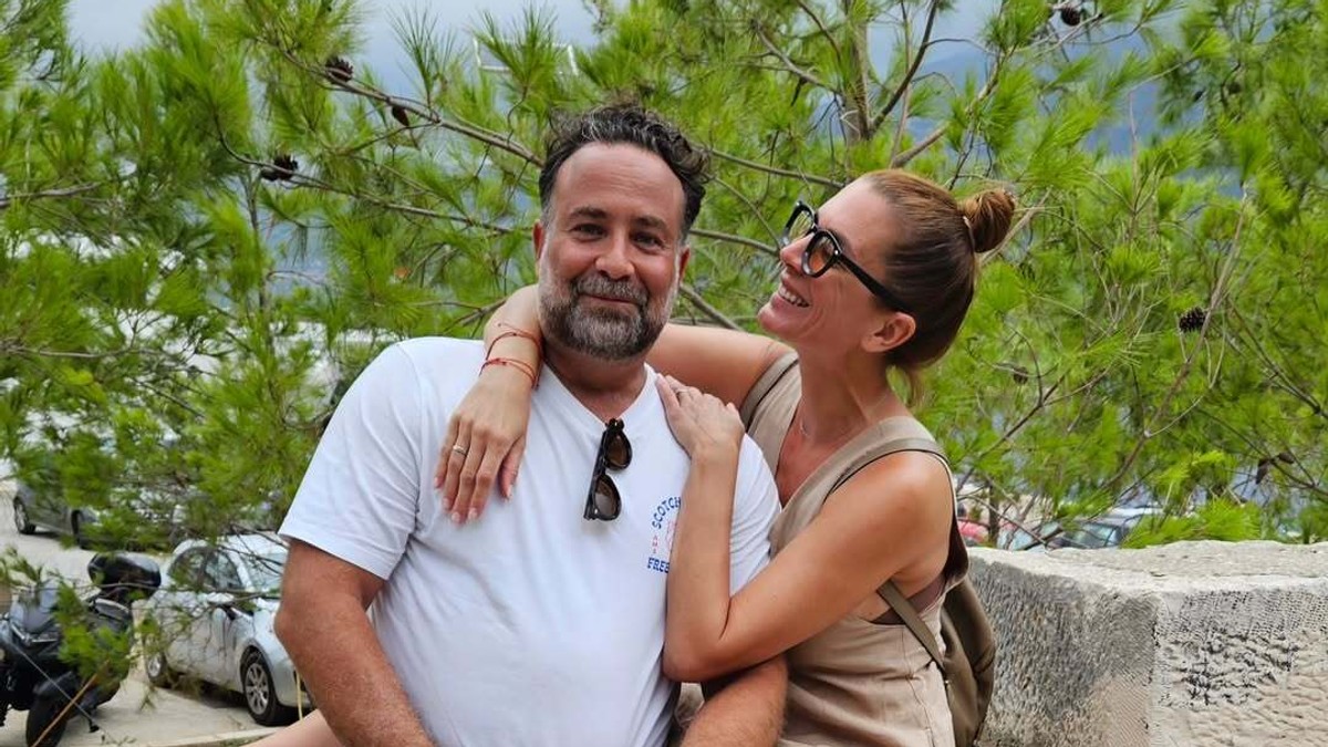 Adriana Čortan i njen suprug biznismen slave sedam godina braka - Blic