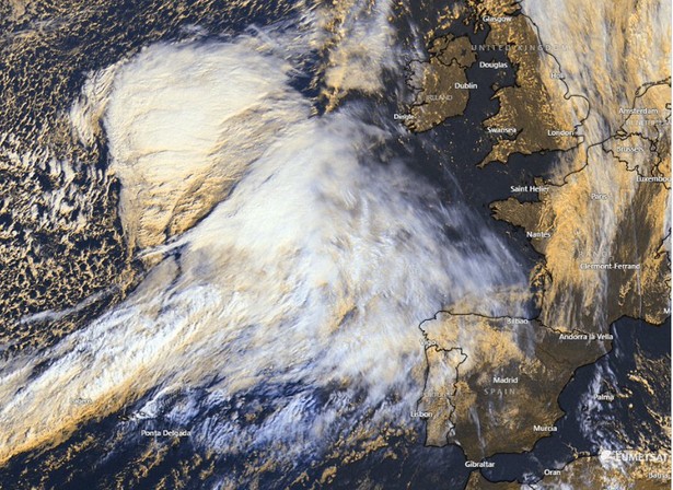 Cyklon Ashley uderzy w niedzielę w Europę. Przyniesie huragan i ulewy ...