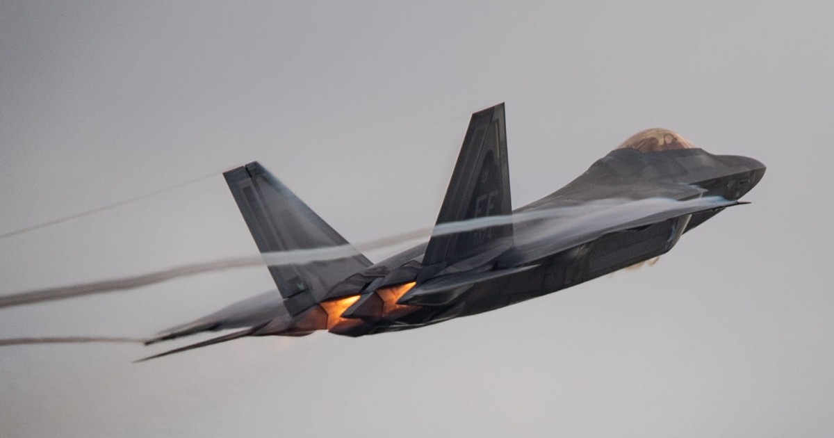 Here's why mysterious flying objects are suddenly popping up all over ...