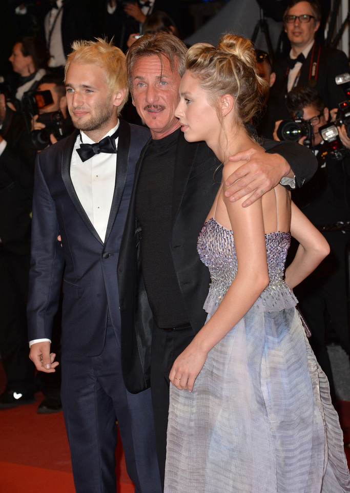 Oni są jak dwie krople wody. Wiadomo, kto jest czyim synem - Kobieta