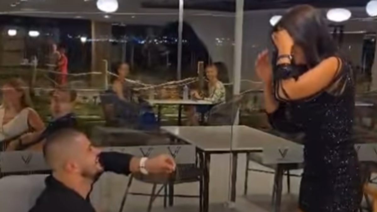 Bilal Brajlović zaprosio devojku, a svi kažu da je ista Maja Marinković: Kleknuo na kolena, pa ...