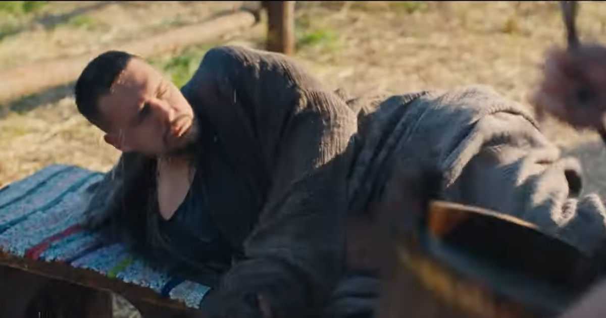 Miloša Bikovića polili vodom, briljira u filmu Sluga 2, a ova scena je ...