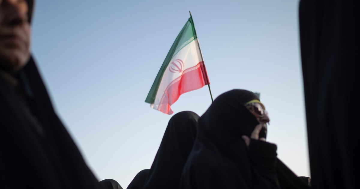 Iranian judges diagnosed 3 female actors with mental illnesses for not ...