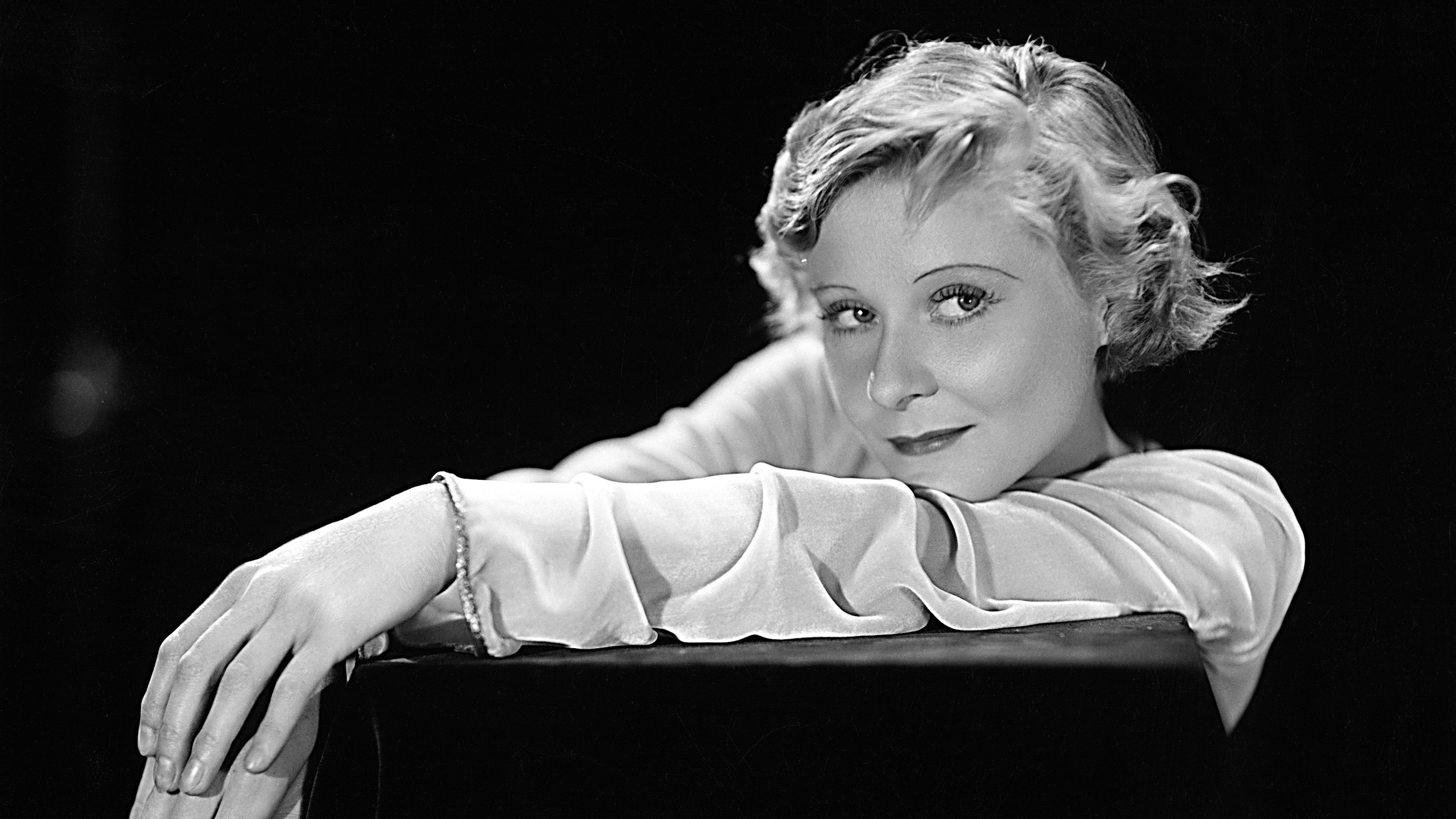 Peg Entwistle tragikus története, aki a Hollywood feliratról ugrott a ...