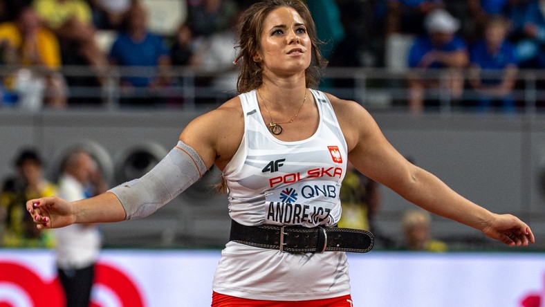 Koronawirus. Polscy sportowcy wracają do kraju z Portugalii rządowym ... Koronawirus. Polscy sportowcy wracają do kraju z Portugalii rządowym ...